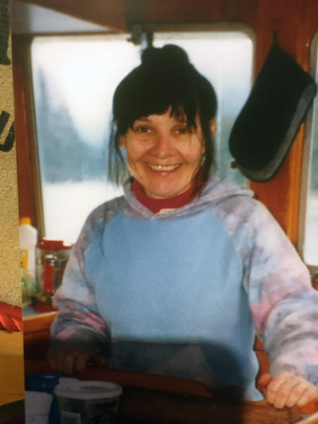 Ruth Shaw - Manapouri's "Two Wee Bookshops" | RNZ