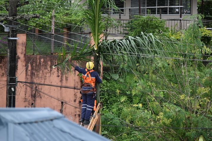 Fiji's main island to have full electricity by Sunday | RNZ News