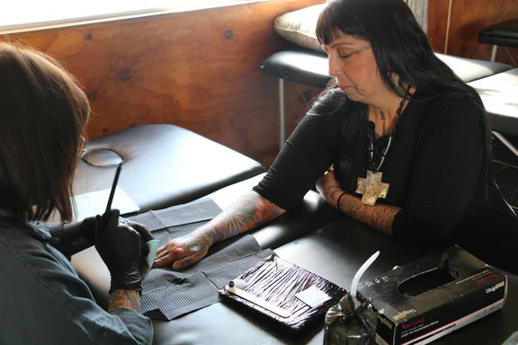 Indigenous Artists gather at Tā Moko Wānanga | RNZ