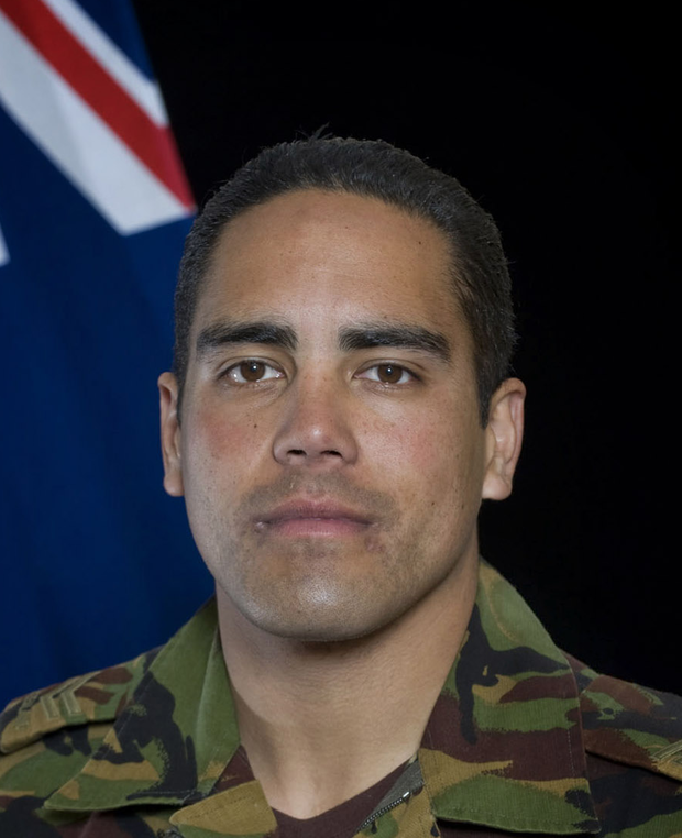 Mother wants open inquiry into soldier's suicide | RNZ News
