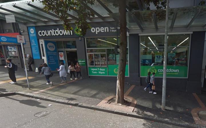 'Do us a solid, follow the rules' - Countdown supermarket | RNZ