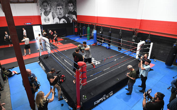 Fa has support of 'family' gym for big fight | RNZ News