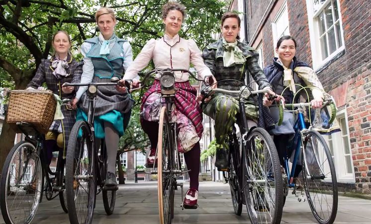 Victorian women and early cycle wear | RNZ