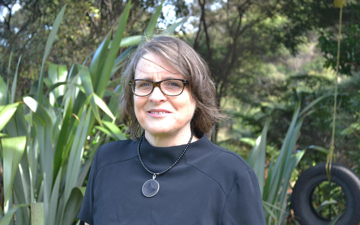 Walking and grooving - Paula Green | RNZ