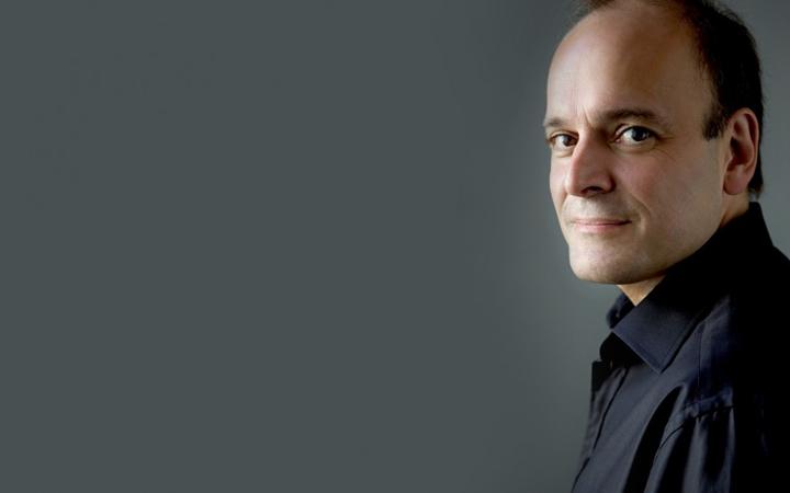 Famed pianist brings versatility to NZ | RNZ